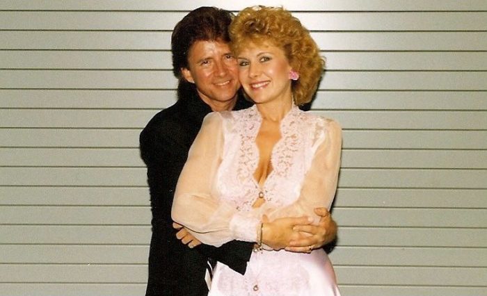 Johnny Tillotson- Biography, Net worth, Wife, Kids, 10 Fast Facts Johnny Tillotson- Biography, Net worth, Wife, Kids, 10 Fast Facts